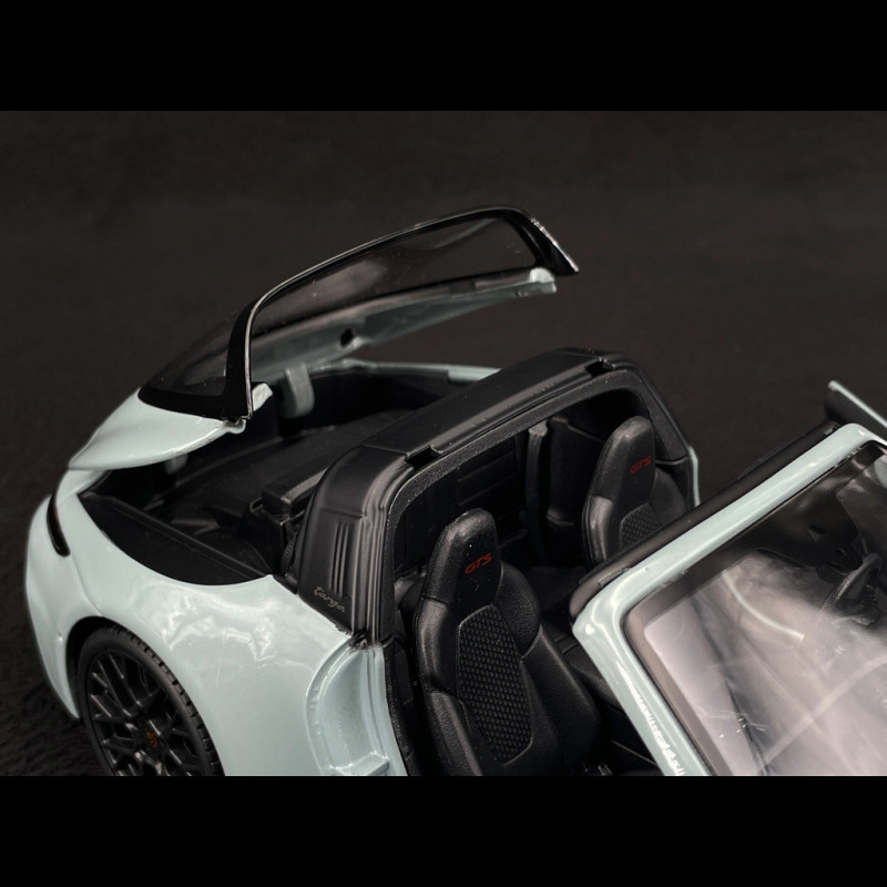 Porsche 911 Targa 4 GTS Hybrid Typ 922.2 2026 Shadegreen 1/18 Maisto M31470