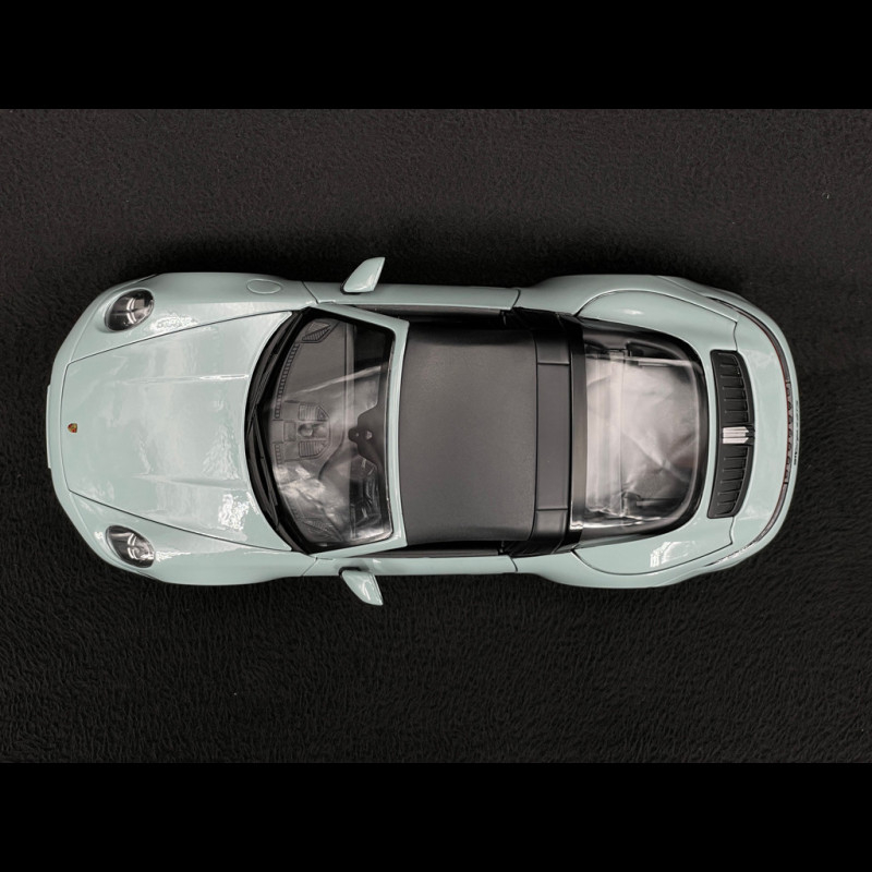 Porsche 911 Targa 4 GTS Hybrid Typ 922.2 2026 Shadegreen 1/18 Maisto M31470