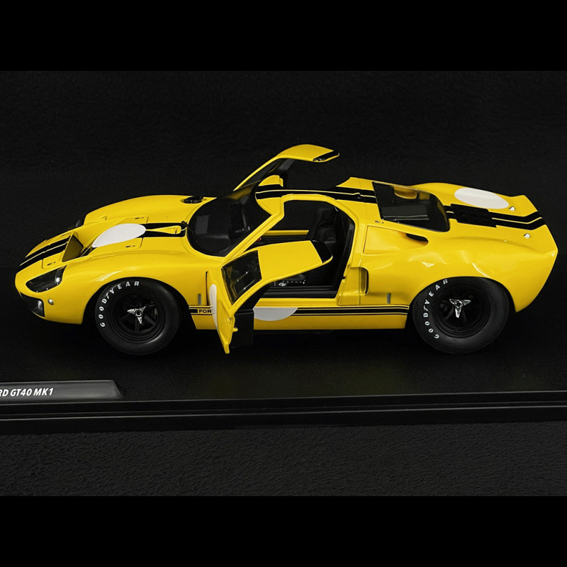 Ford GT40 MK1 1968 Yellow / Black 1/18 Solido S1803011