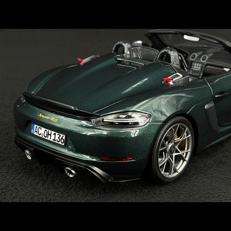 Porsche 718 Spyder RS Weissach Package 2023 Forest Green Metallic 1/18 ...