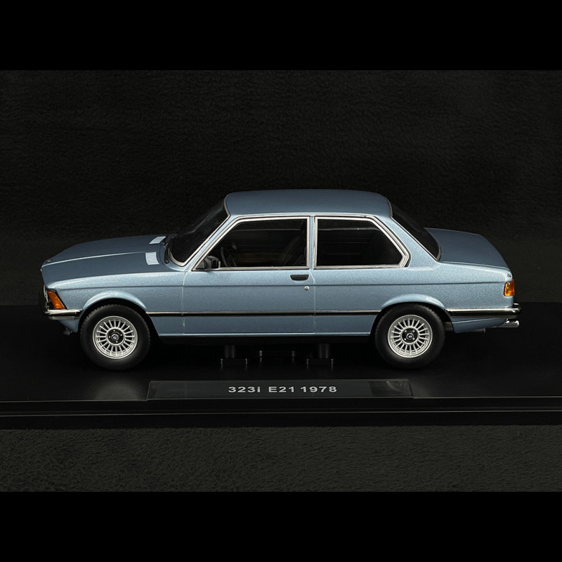 BMW 323i E21 1978 Hellblau-Metallic 1/18 KK Scale KKDC180656