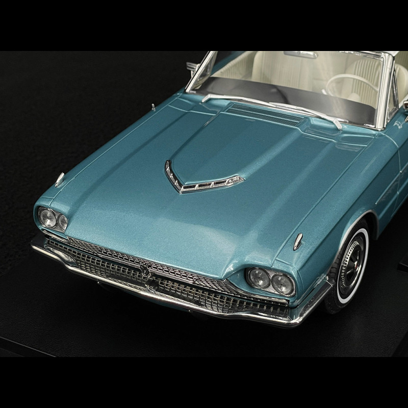 Duo Ford Thunderbird Convertible 1966 Bleu Clair Métallisé + Figurines ...