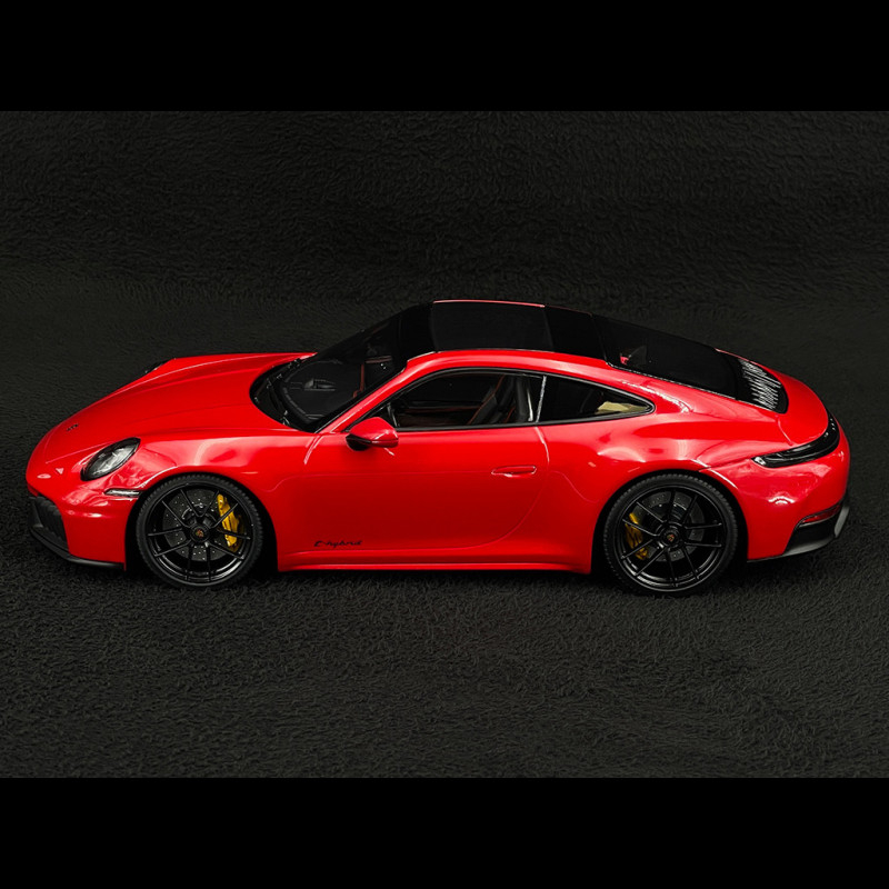 Porsche 911 Carrera GTS Type 992.2 2024 Carmine Red 1/18 Minichamps ...