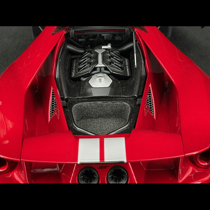 Ford GT 2017 Liquid Red / Silver Stripes 1/12 Autoart 12106