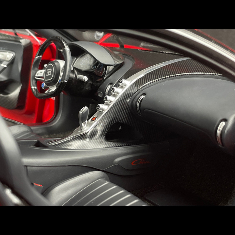 Bugatti Chiron 2017 Italian Red / Nocturne Black 1/12 Autoart 12113
