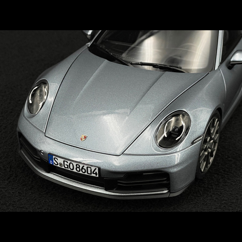 Porsche 911 Carrera Type 992.2 2025 Polar Silver 1/18 Norev 187170