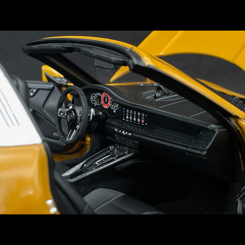 Porsche 911 Targa 4 GTS Type 992.2 2025 Bahama Yellow 1/18 Norev 187190
