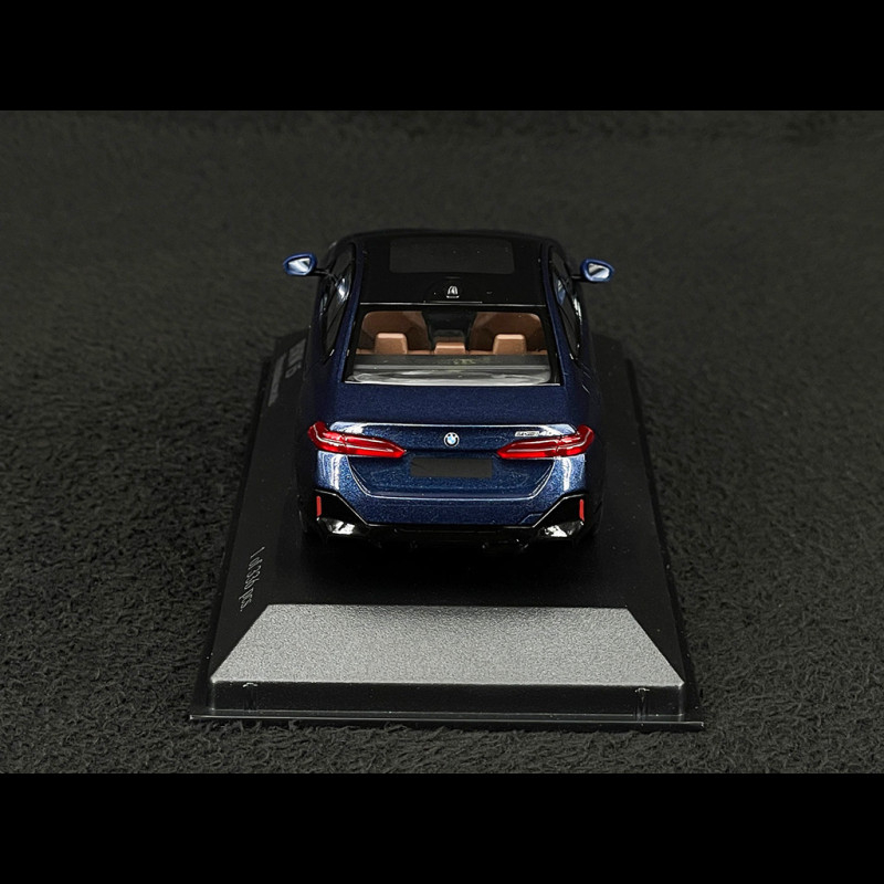 BMW I5 M60 2024 Phytonic Blue Metallic 1/43 Minichamps 410024100