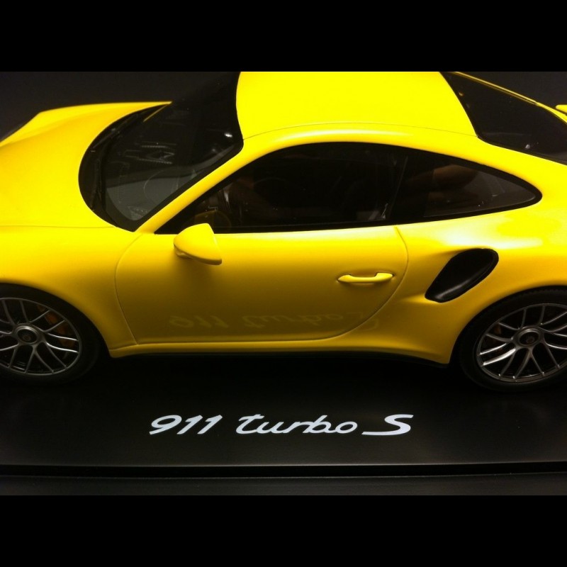 Porsche 911 type 991 Turbo S 2016 racing yellow 1/18 Spark WAP0211360G