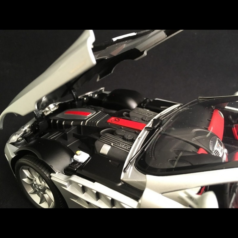 Mercedes Benz SLS AMG 2010 matte silver grey 1/18 Minichamps 100039029