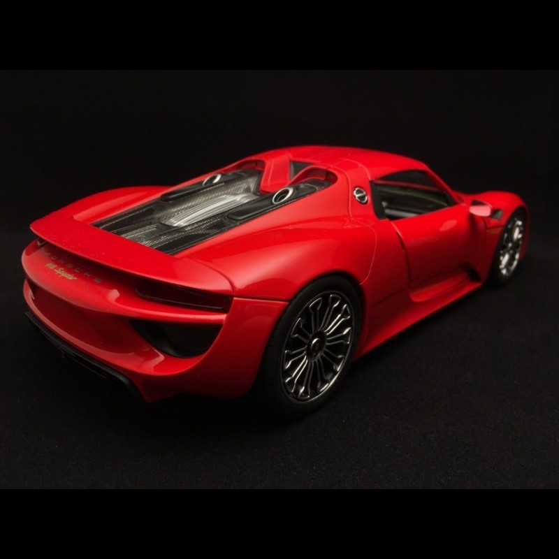 Porsche 918 Spyder 2015 red closed version 1/18 Welly MAP02184016