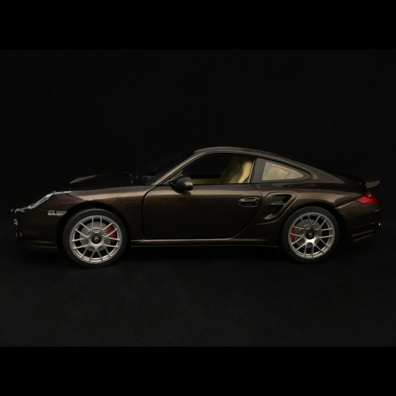 Porsche 911 Turbo 997 2010 brown Macadamia 1/18 Norev 187622