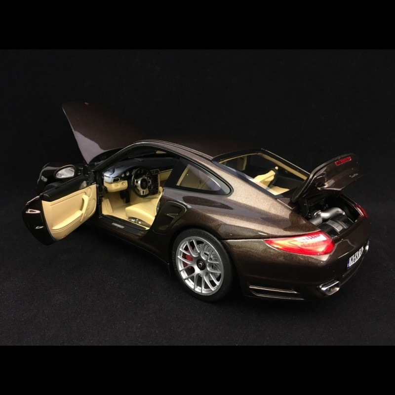 Porsche 911 Turbo 997 2010 brown Macadamia 1/18 Norev 187622
