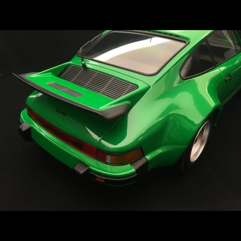 Porsche 911 (930) Turbo 1977 green 1/12 Minichamps 125066102