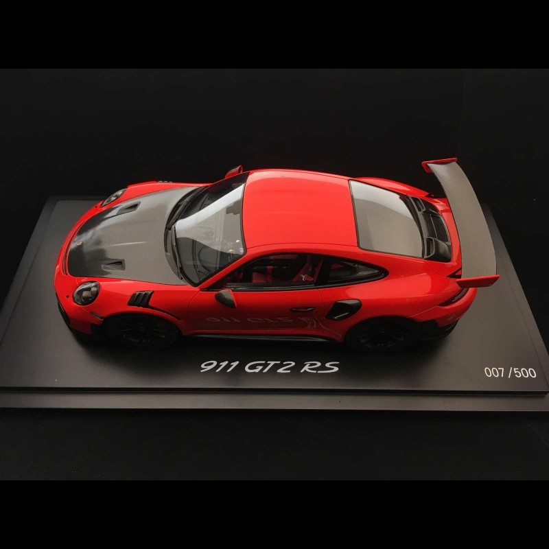 Porsche 911 GT2 RS type 991 lava orange / black 1/18 Spark WAX02100036