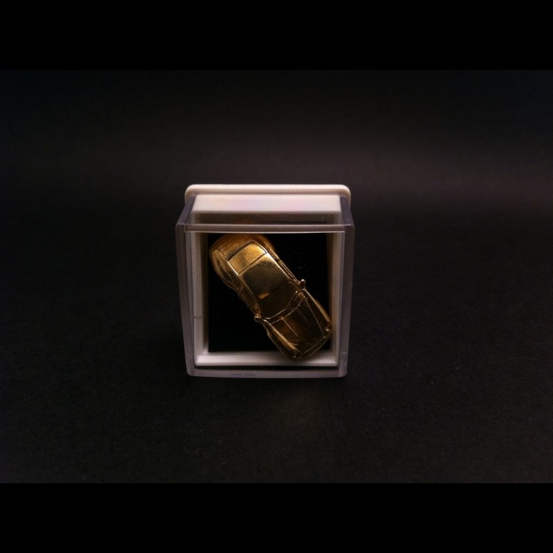 Porsche Pin 993 Carrera Golden colour