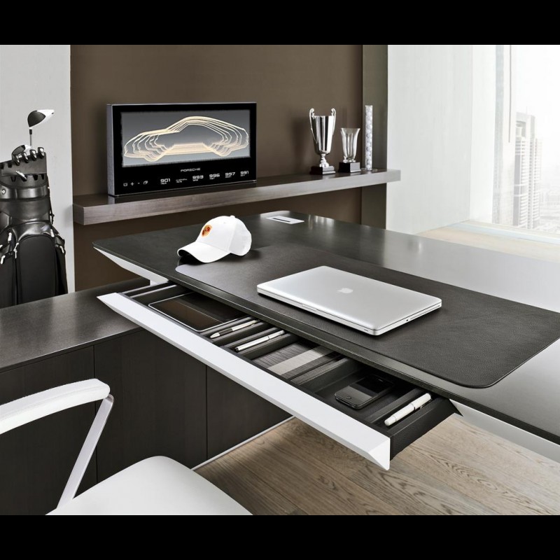 Porsche 911 Evolution illuminated display Porsche Design WAP0500060F