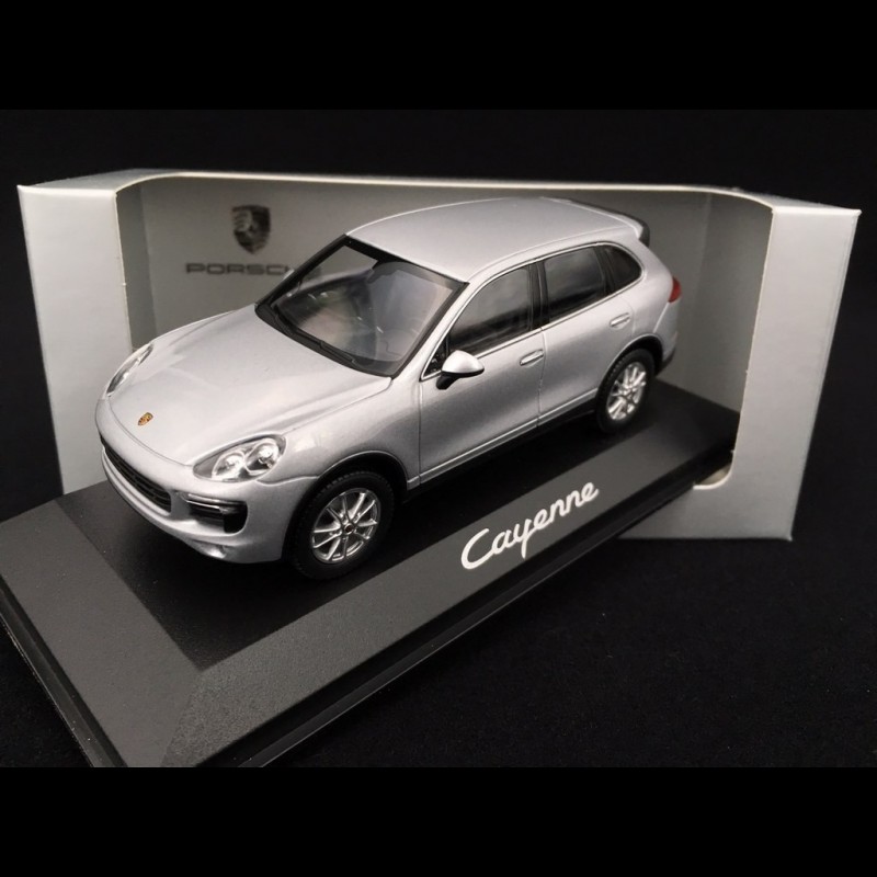 Porsche Cayenne V6 type 958 2015 silver grey metallic 1/43 Minichamps ...