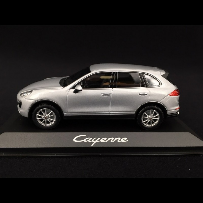 Porsche Cayenne V6 type 958 2015 silver grey metallic 1/43 Minichamps ...