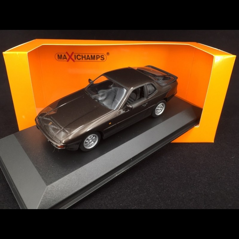 Porsche 924 1984 metallic braun 1/43 Minichamps 940062121