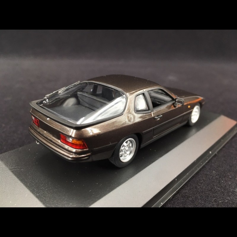 Porsche 924 1984 metallic braun 1/43 Minichamps 940062121