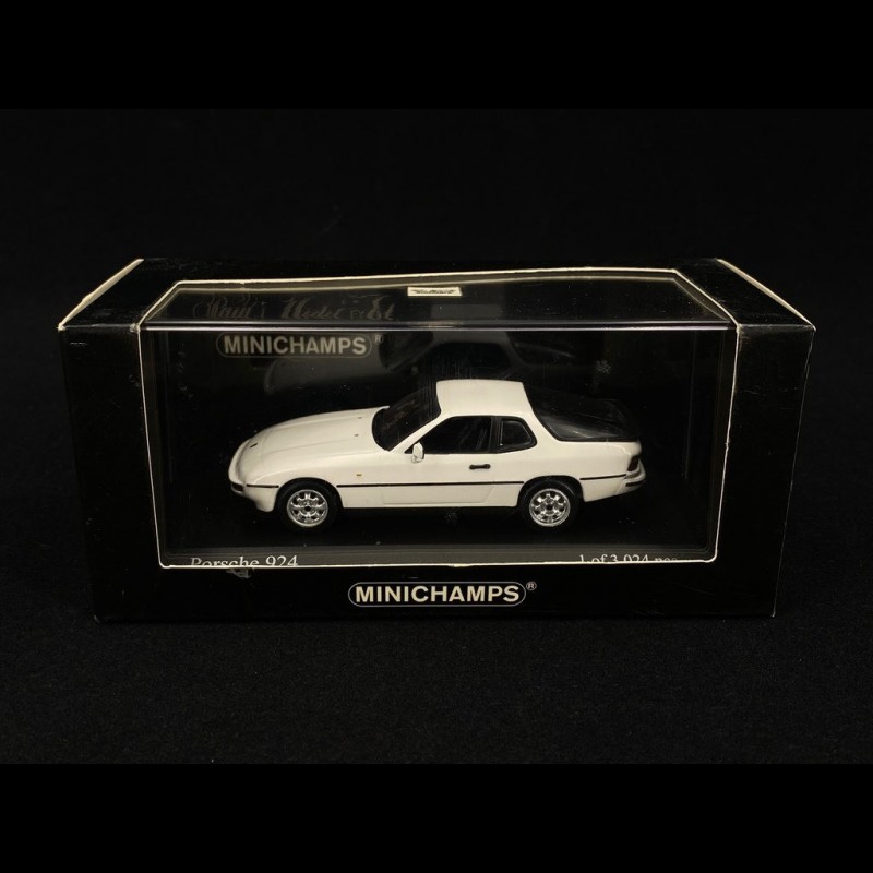 Porsche 924 1984 Weiß 1/43 Minichamps 400062120