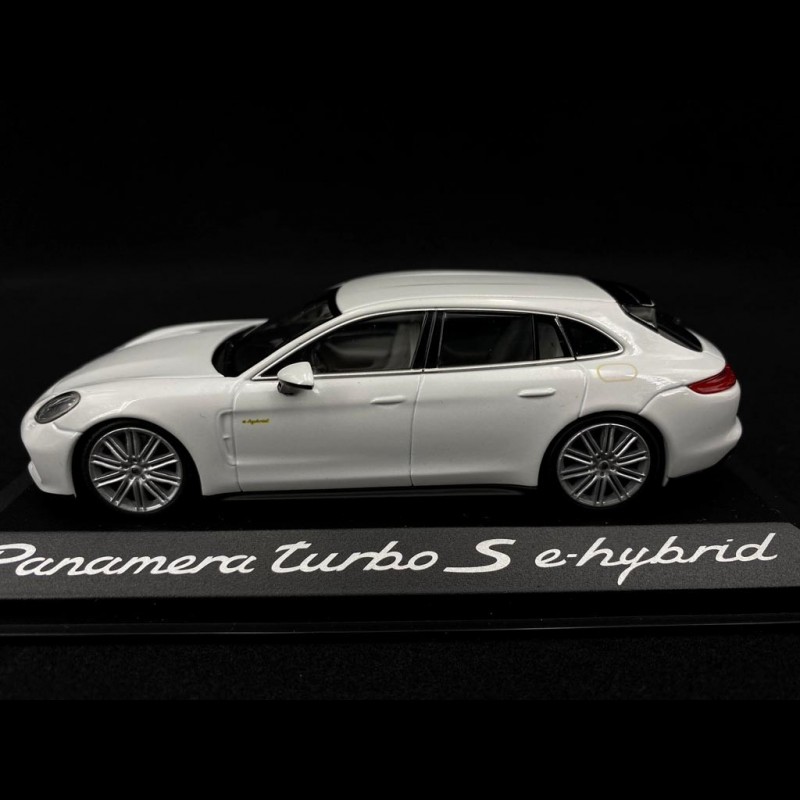 Porsche Panamera Turbo S e-Hybrid 2016 white 1/43 Minichamps WAP0207630J