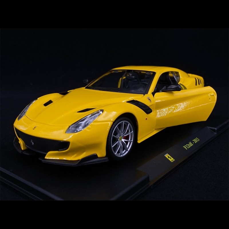 Ferrari F12tdf 2015 Yellow 1/24 Bburago